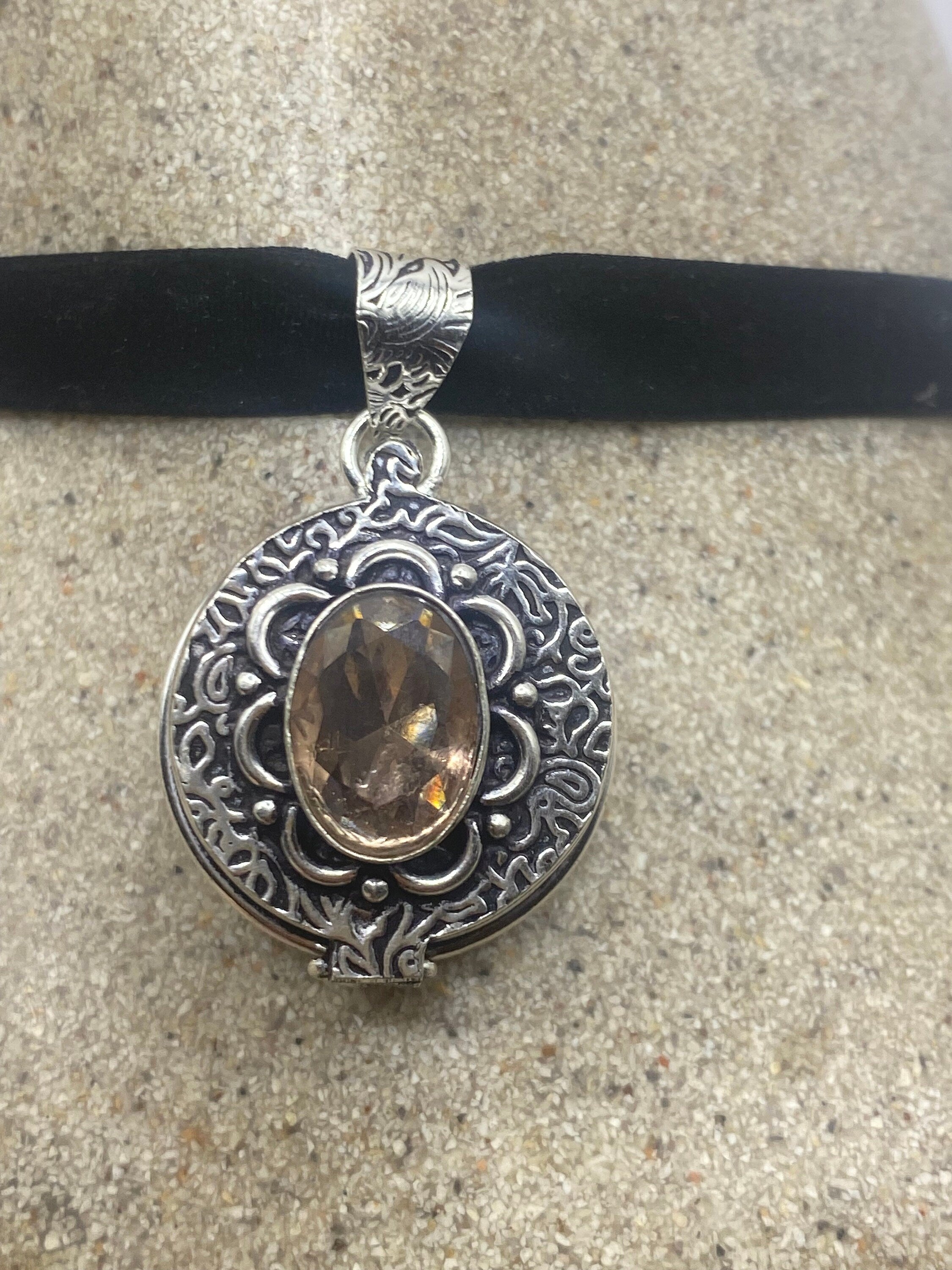 Vintage Deco Poison Box Locket Choker Silver Necklace – Nemesis Jewelry NYC